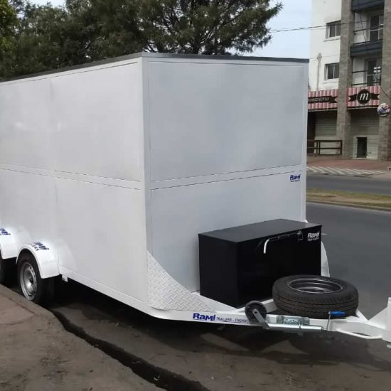 Trailer cerrado con techo de Chapa - Rami Trailers