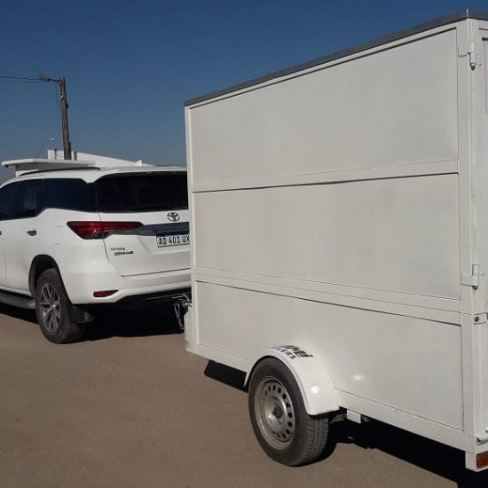 Trailer cerrado con techo de Chapa - Rami Trailers